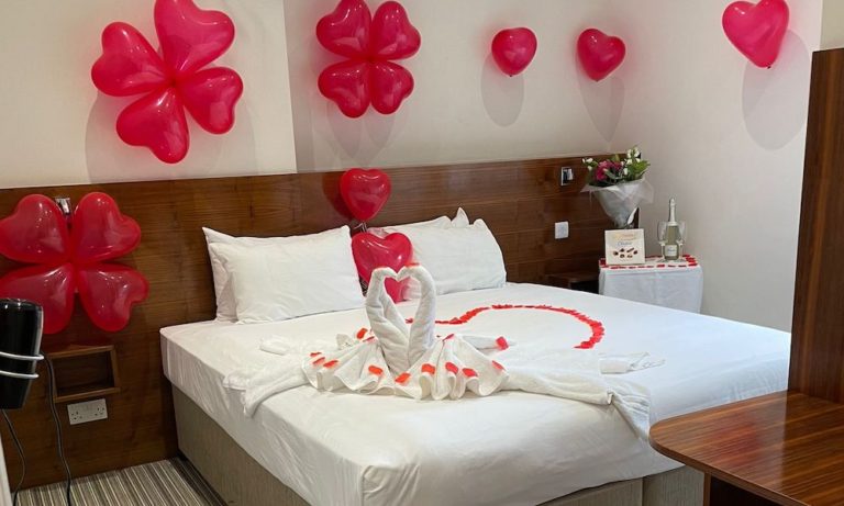 Romance Package | Chelsea Guest House | London, UK